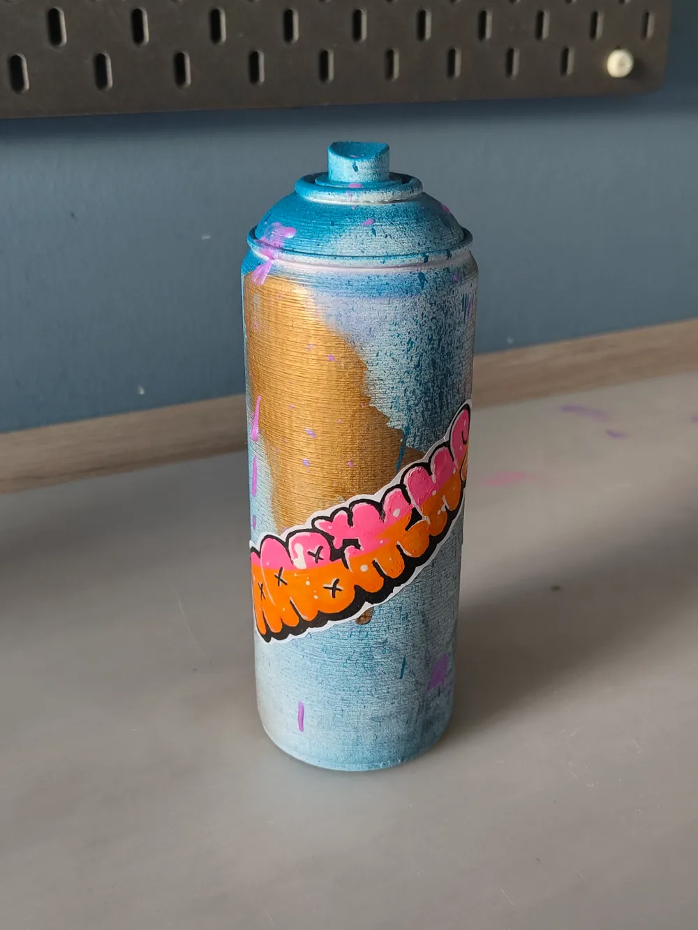 Solid Spray Can / Lata de esprai solida by Rabbiks - MakerWorld