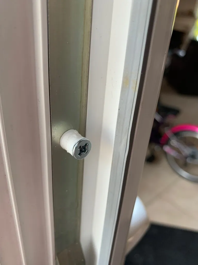 Door locking latch with socket by Retorik - MakerWorld