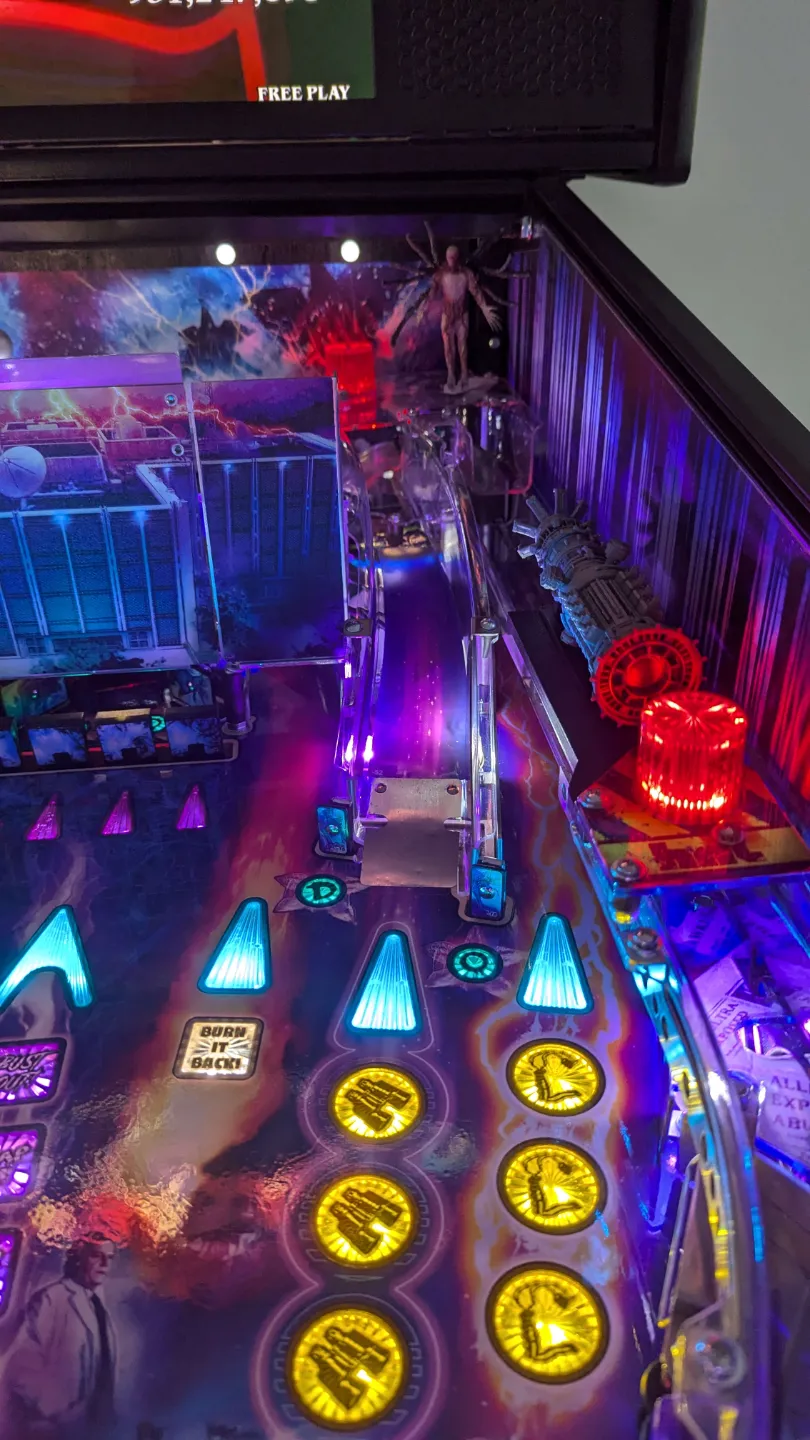 Laboratório Hawkins Laser de Stranger Things (Pinball Stern) Remixado ...