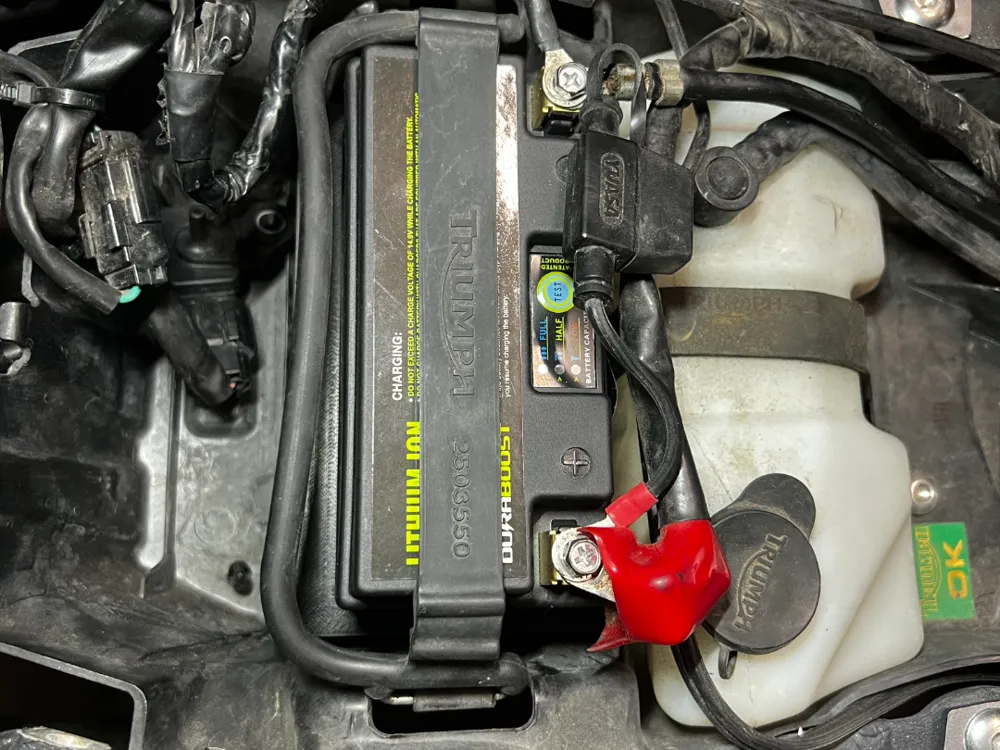 Triumph Street Triple battery box by Carter - MakerWorld