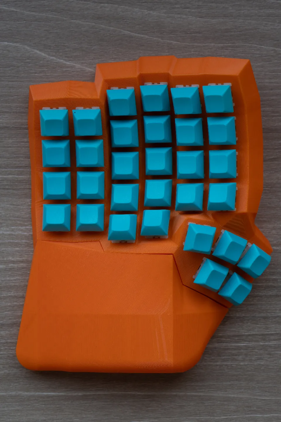 Dactyl Manuform with Hand Rest by Ergomech - MakerWorld