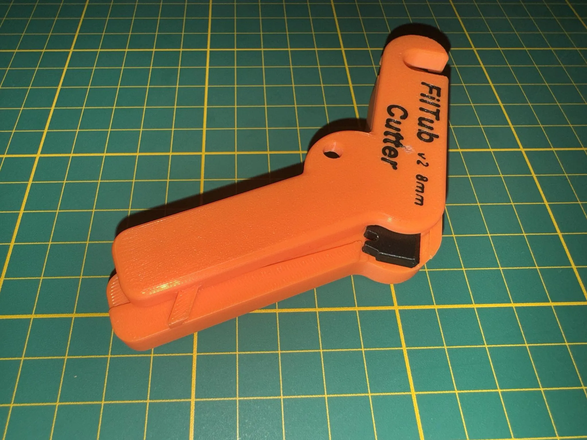 FilTub V2 - cutter for filament and PTFE up to 8mm by michsiv - MakerWorld
