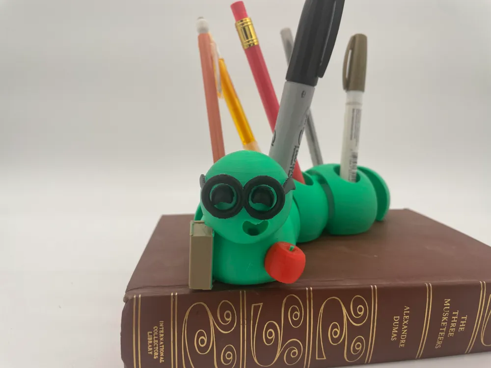 Flexi book worm pen holder by user_13714713 - MakerWorld