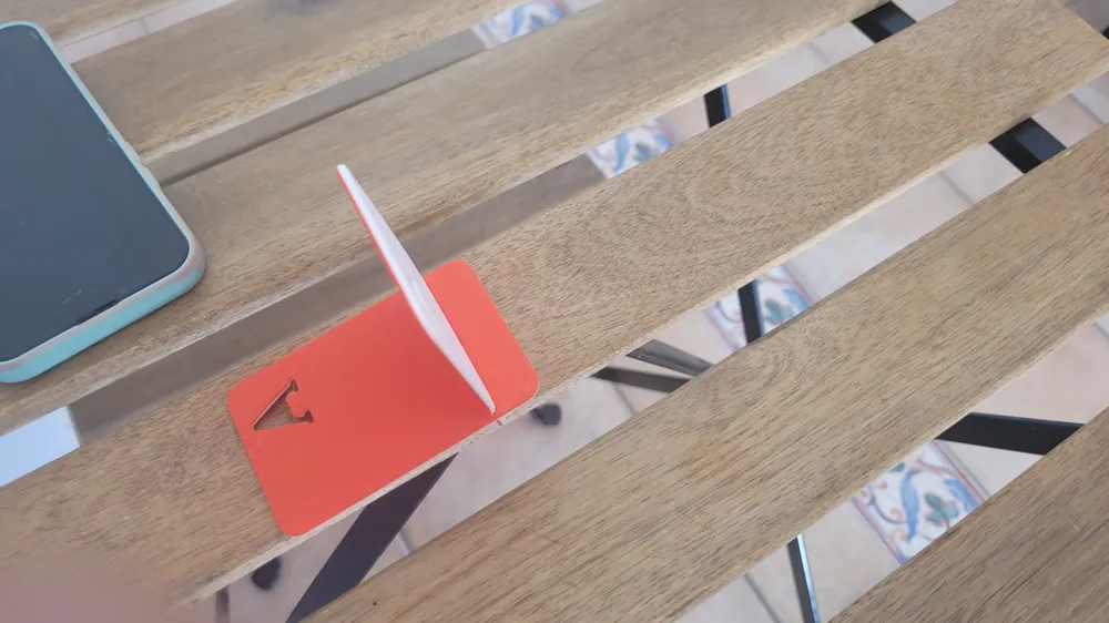 Card phone Stand by MarvellousFox - MakerWorld