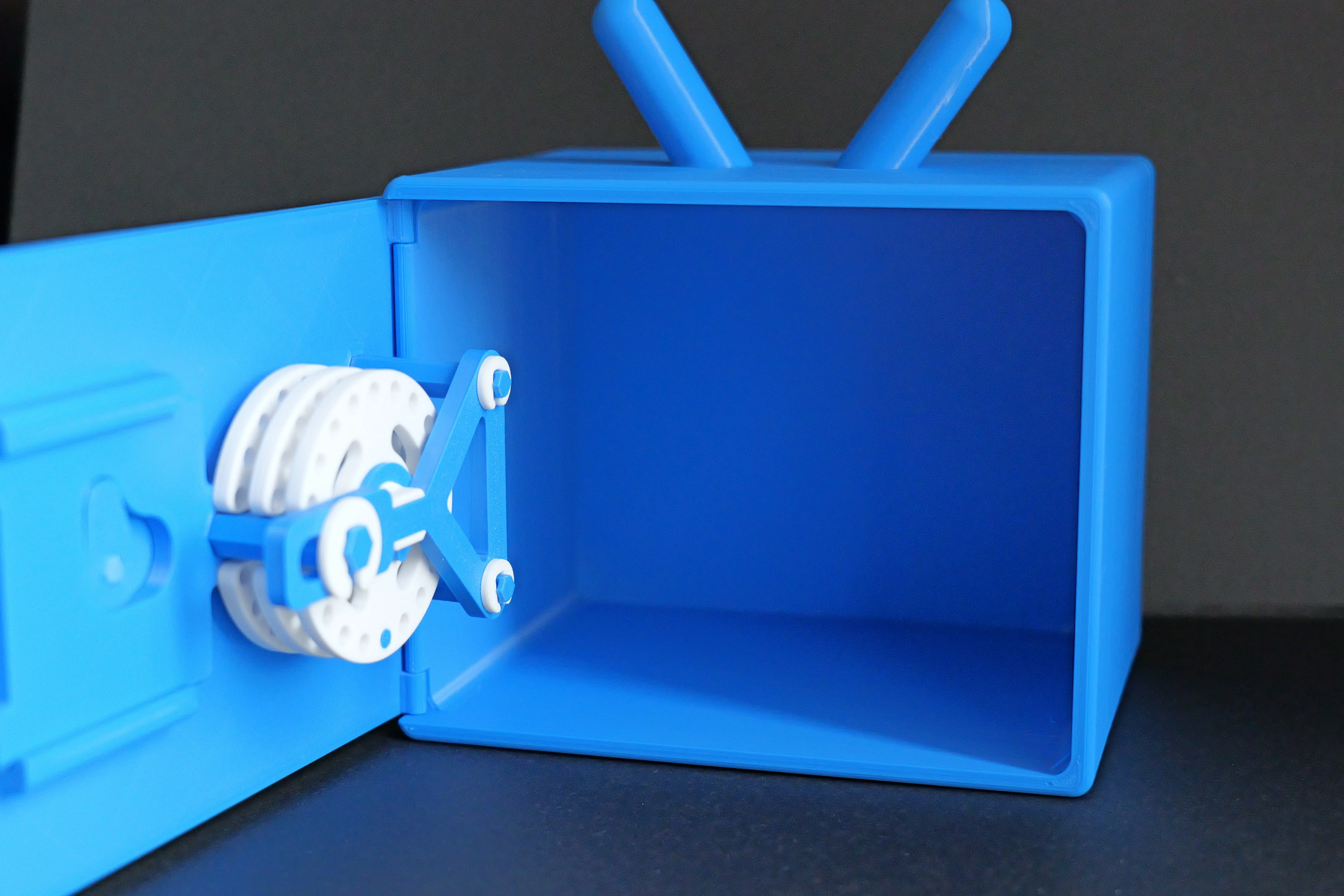 Combination lock safe box by phaeozem MakerWorld: Download Free 3D Models