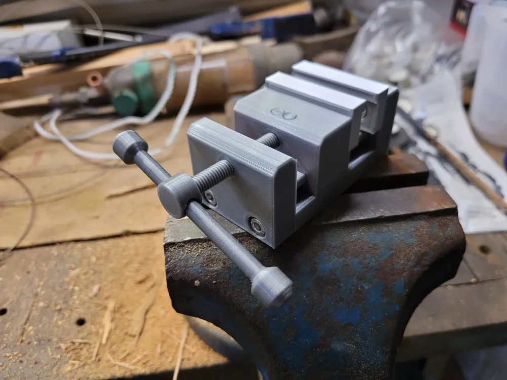 Simple Mini Vise by Bloodwyn - MakerWorld