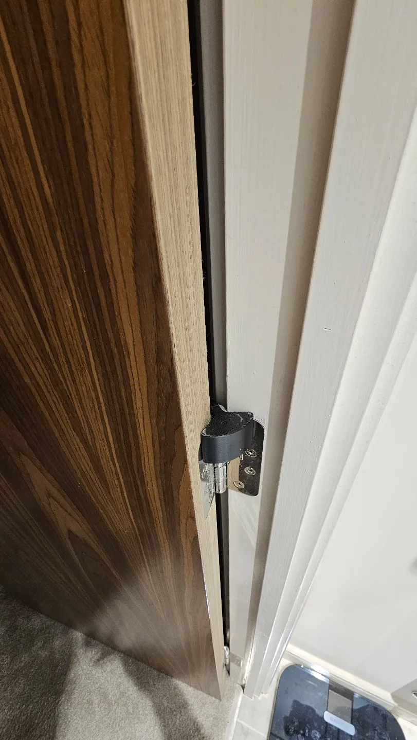 Door stop on hinge full open - stronger - Free 3D Print Model - MakerWorld