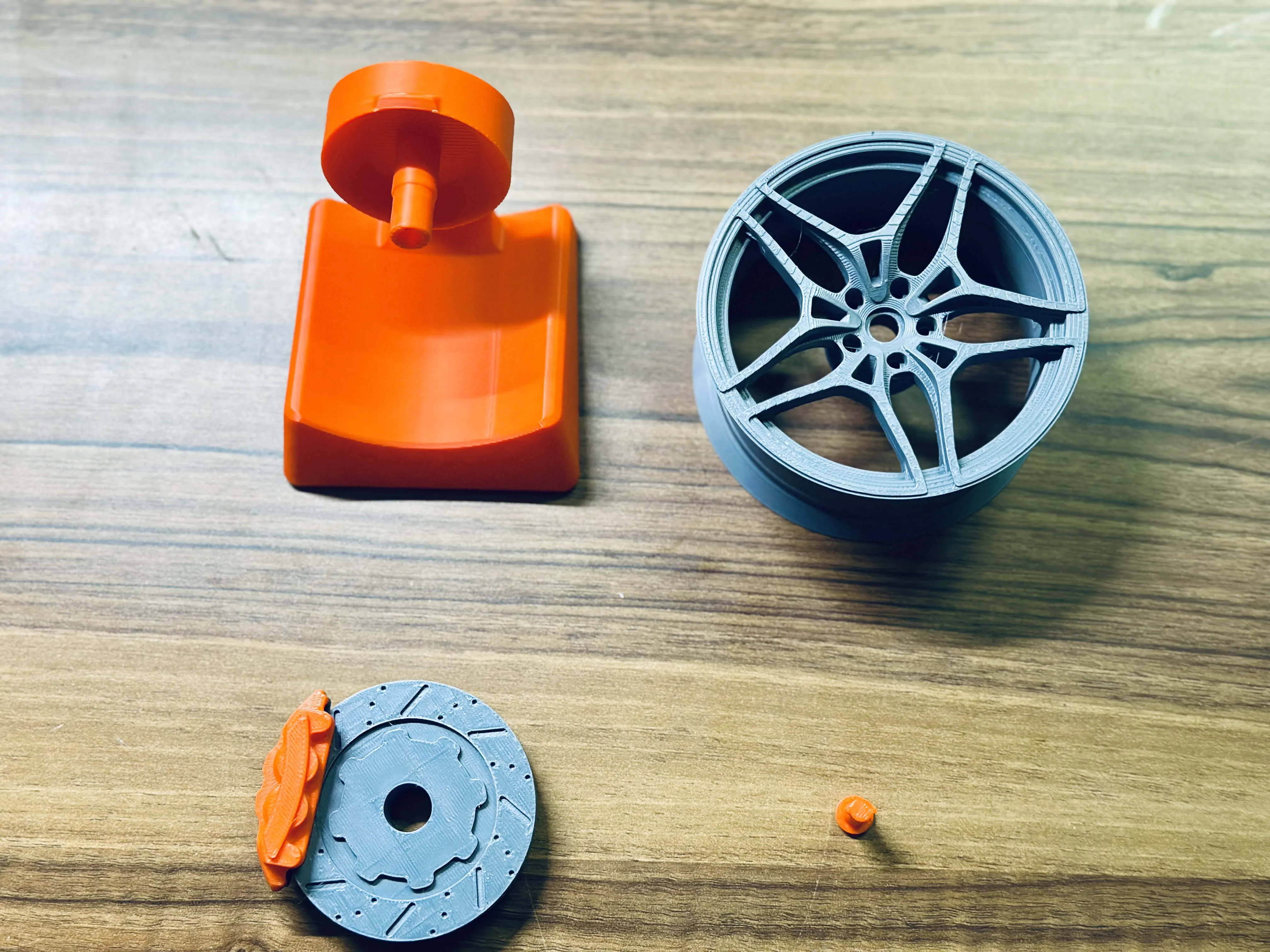 Desktop Wheel Hub Decoration - Free 3D Print Model - MakerWorld