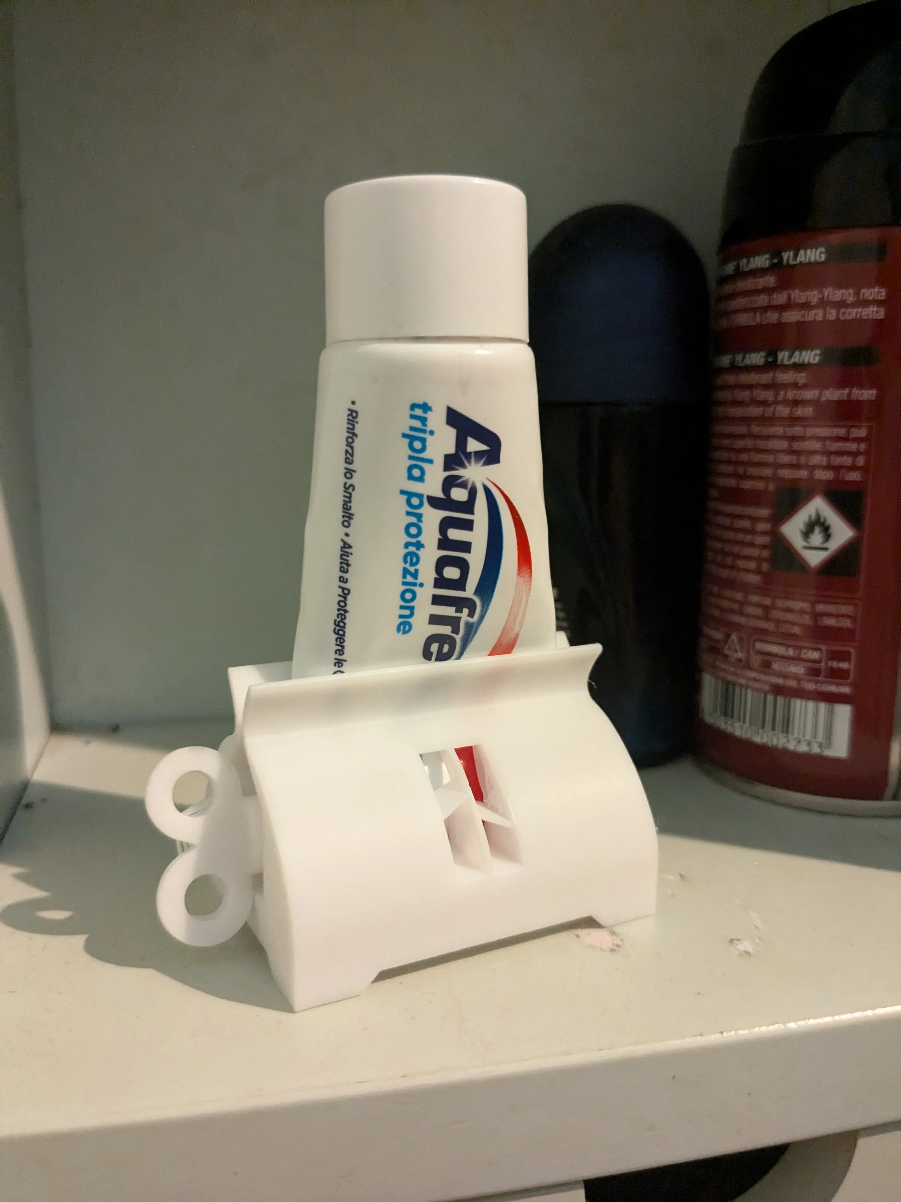 Bambu Lab Toothpaste Squeezer - Free 3D Print Model - MakerWorld