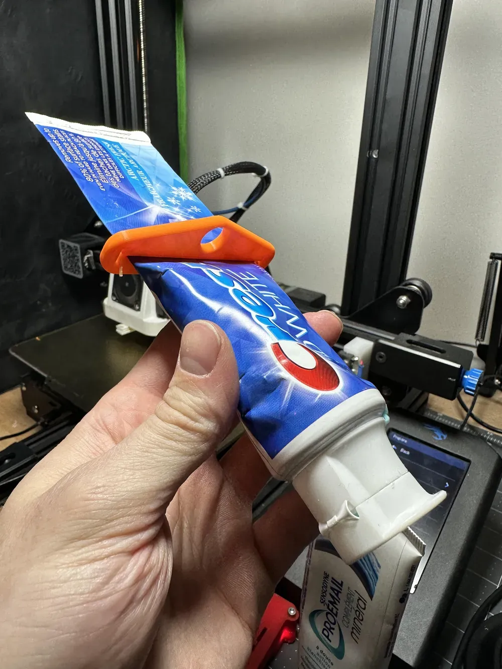 toothpaste squeezer V2 by thepumaprinter - MakerWorld