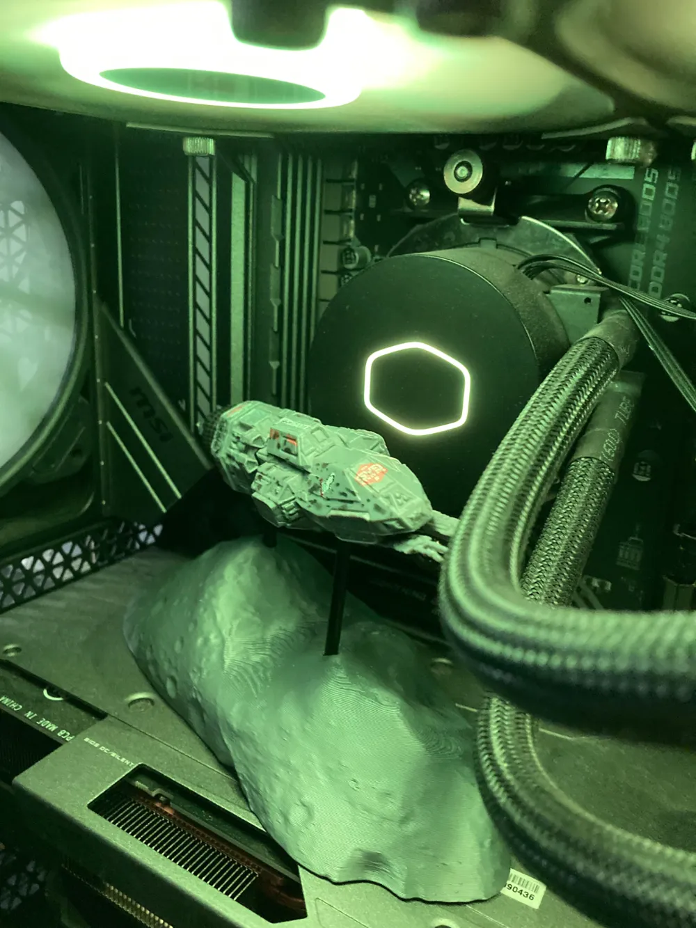 Eros Station Rocinante Diorama stand Remixed by iSuat.com - MakerWorld