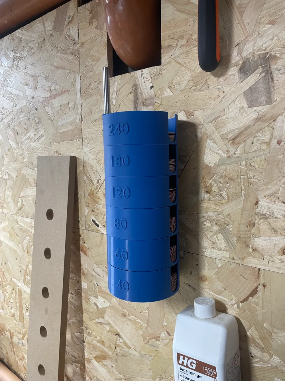 Wall mounted sand paper holder - Free 3D Print Model - MakerWorld