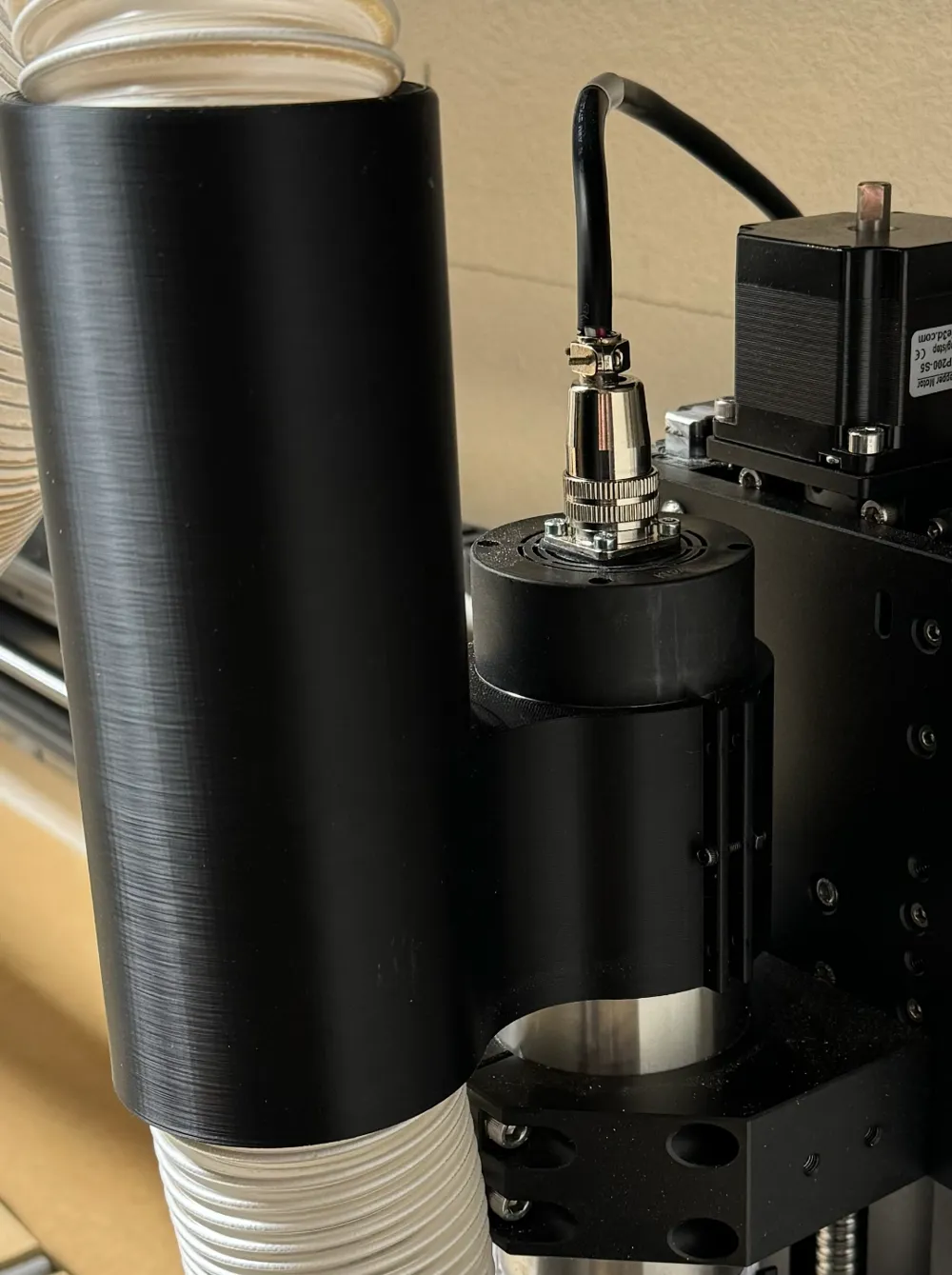 Vacuum strain relief for shapeoko 5 pro w/spindle by Tek_ - MakerWorld