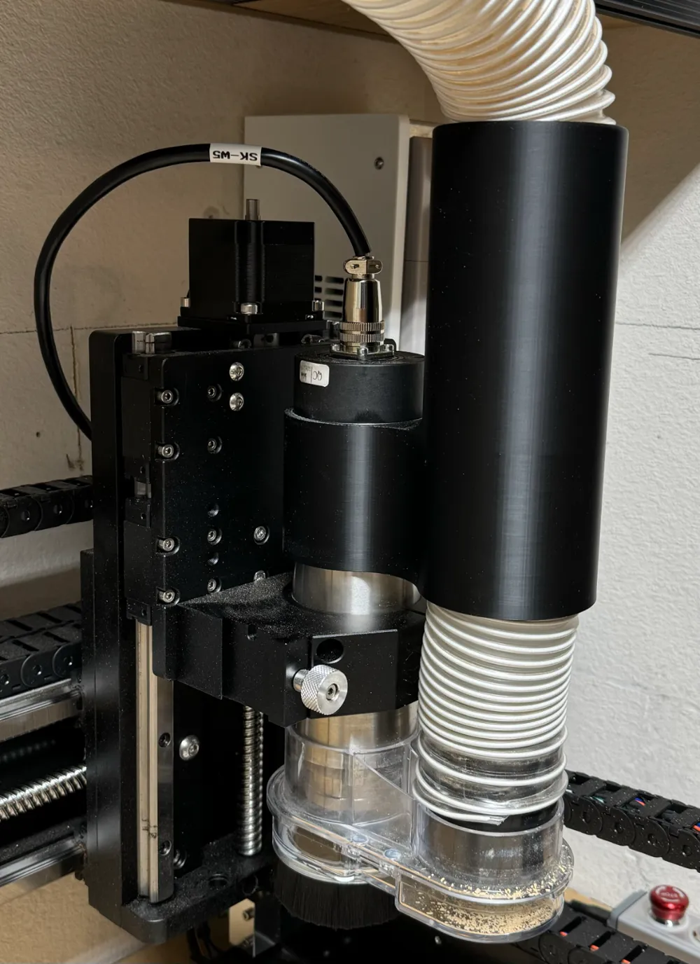 Vacuum strain relief for shapeoko 5 pro w/spindle by Tek_ - MakerWorld