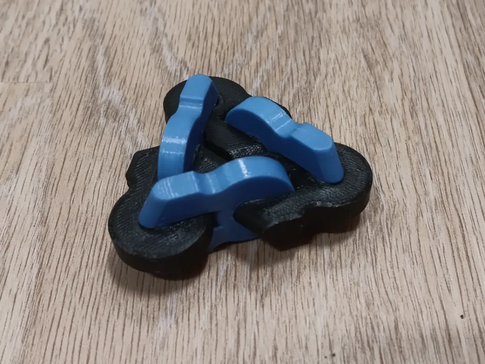 Fidget triangular toy (infinity) by jan - MakerWorld