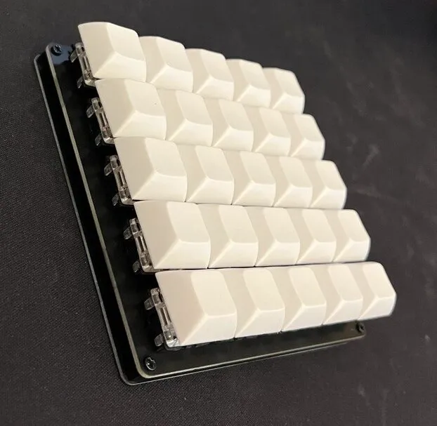 Macropad 25 MX Keys by TommasoMakerWorld: Download Free 3D Models