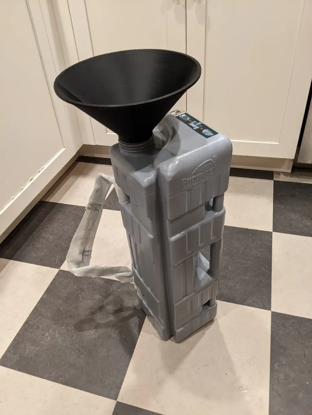 Funnel for filling waste oil into 4L and 5L jugs by MoarInfill - MakerWorld