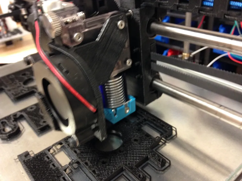 E3D Titan layer fan holder by diegotrap - MakerWorld