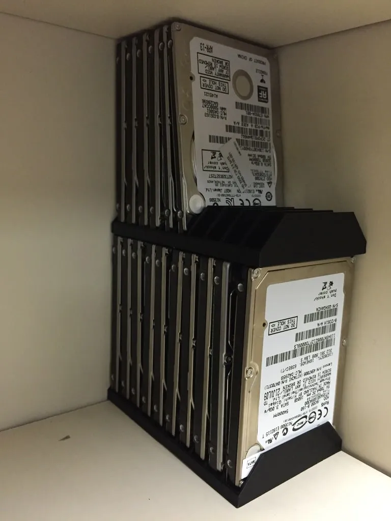 2.5" HDD Storage Rack by dfolesMakerWorld: Download Free 3D Models