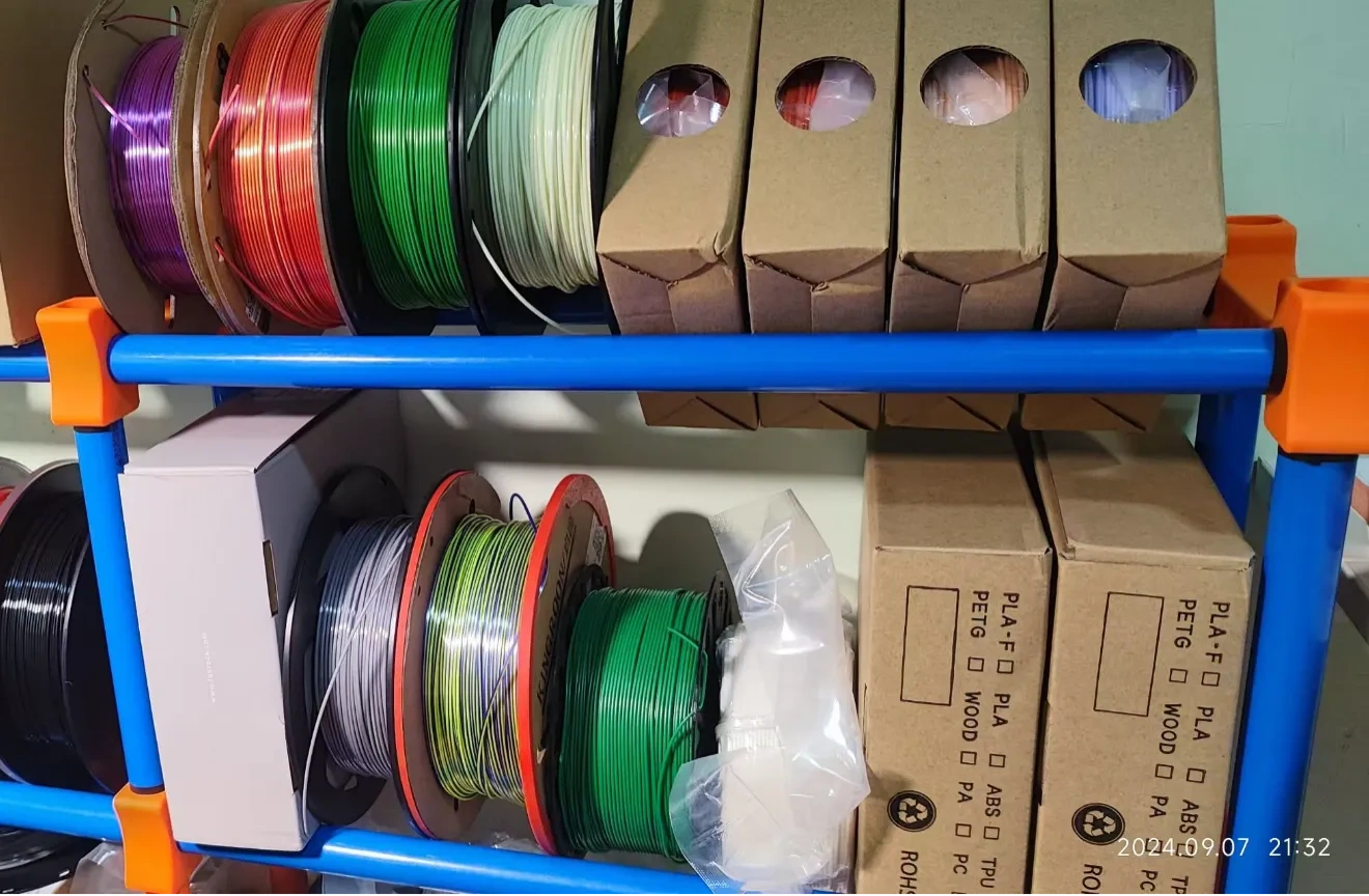 Filament Holder (for 25mm PVC pipe (6-inch water pipe)) Remixed by user ...