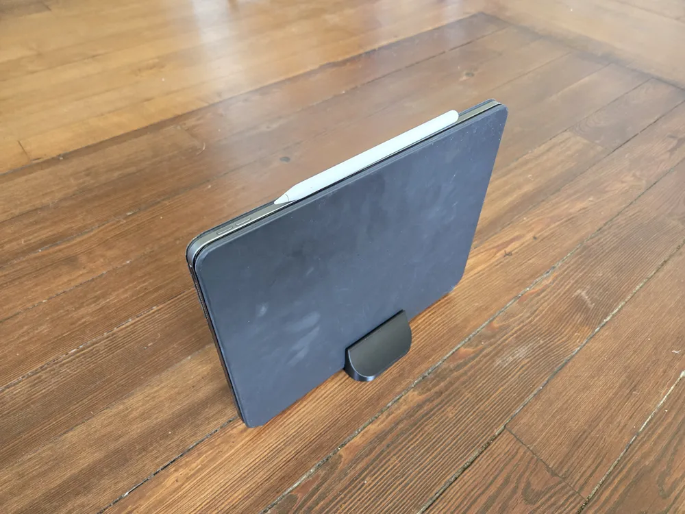 Vertical Ipad Pro Stand by jackson.henry3 - MakerWorld
