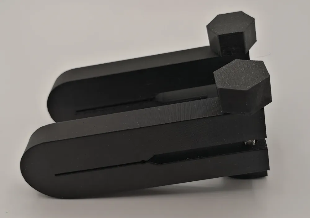 Clamping_device_for_filament_welding_gun by Ringo24 - MakerWorld