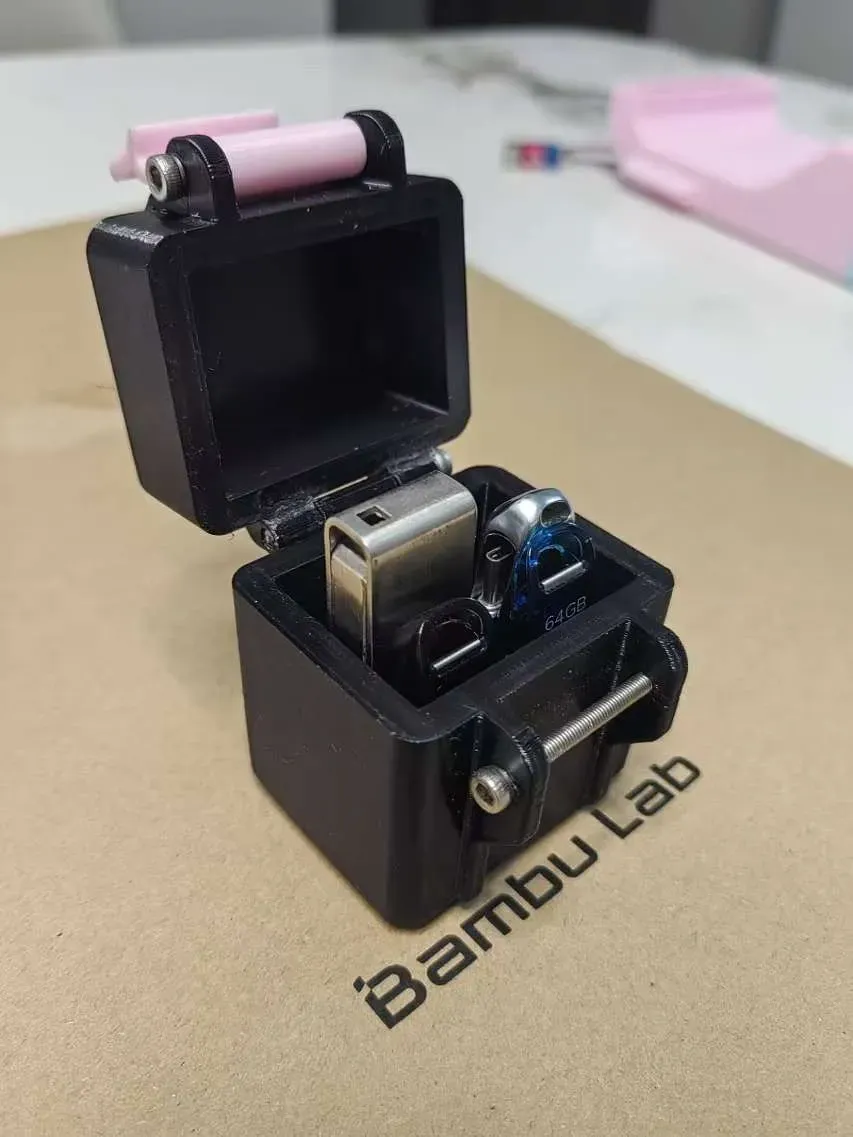 USB flash drive storage box by user_1643781950 MakerWorld: Download ...