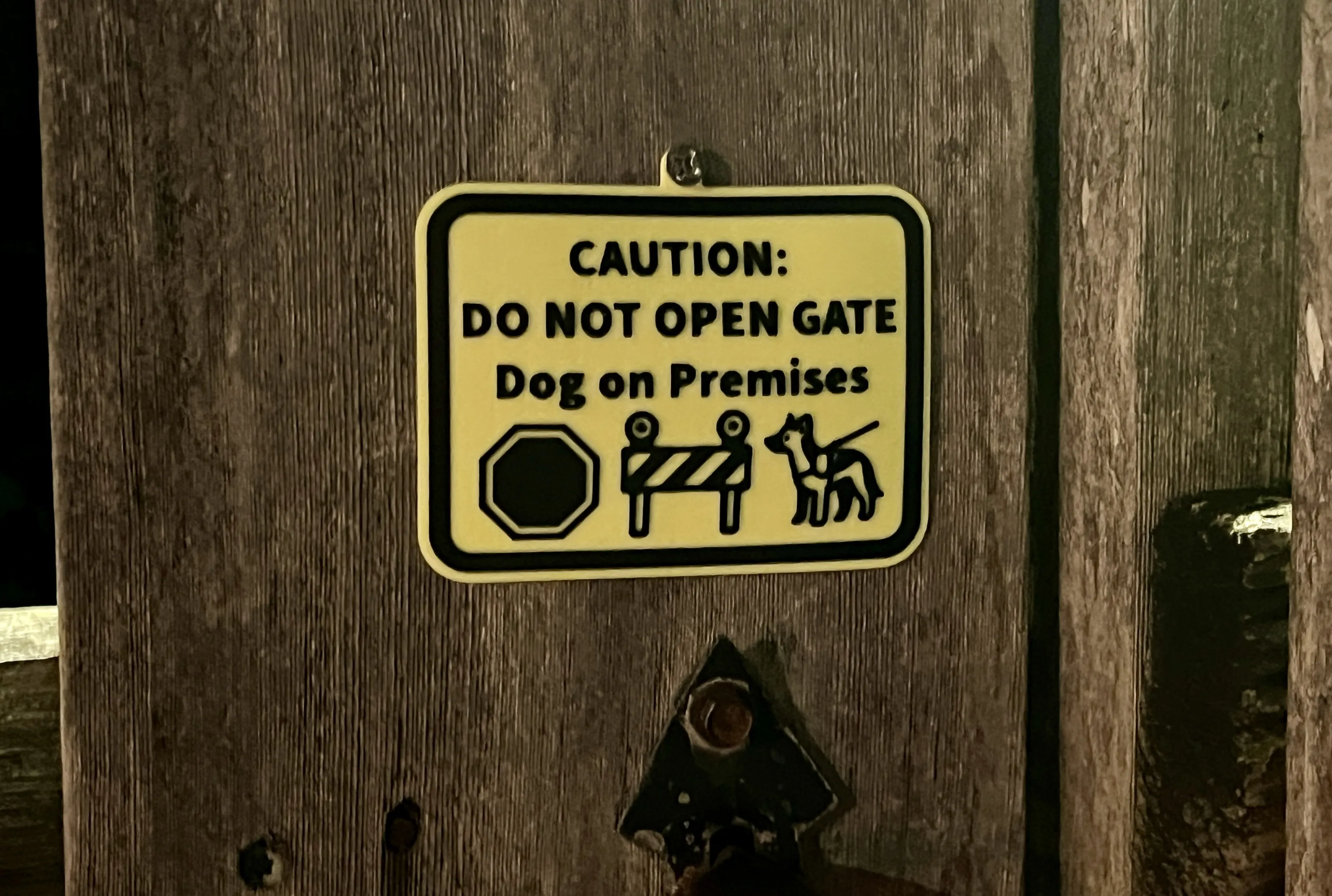 'Do Not Open Gate' Dog Warning Sign - Free 3D Print Model - MakerWorld