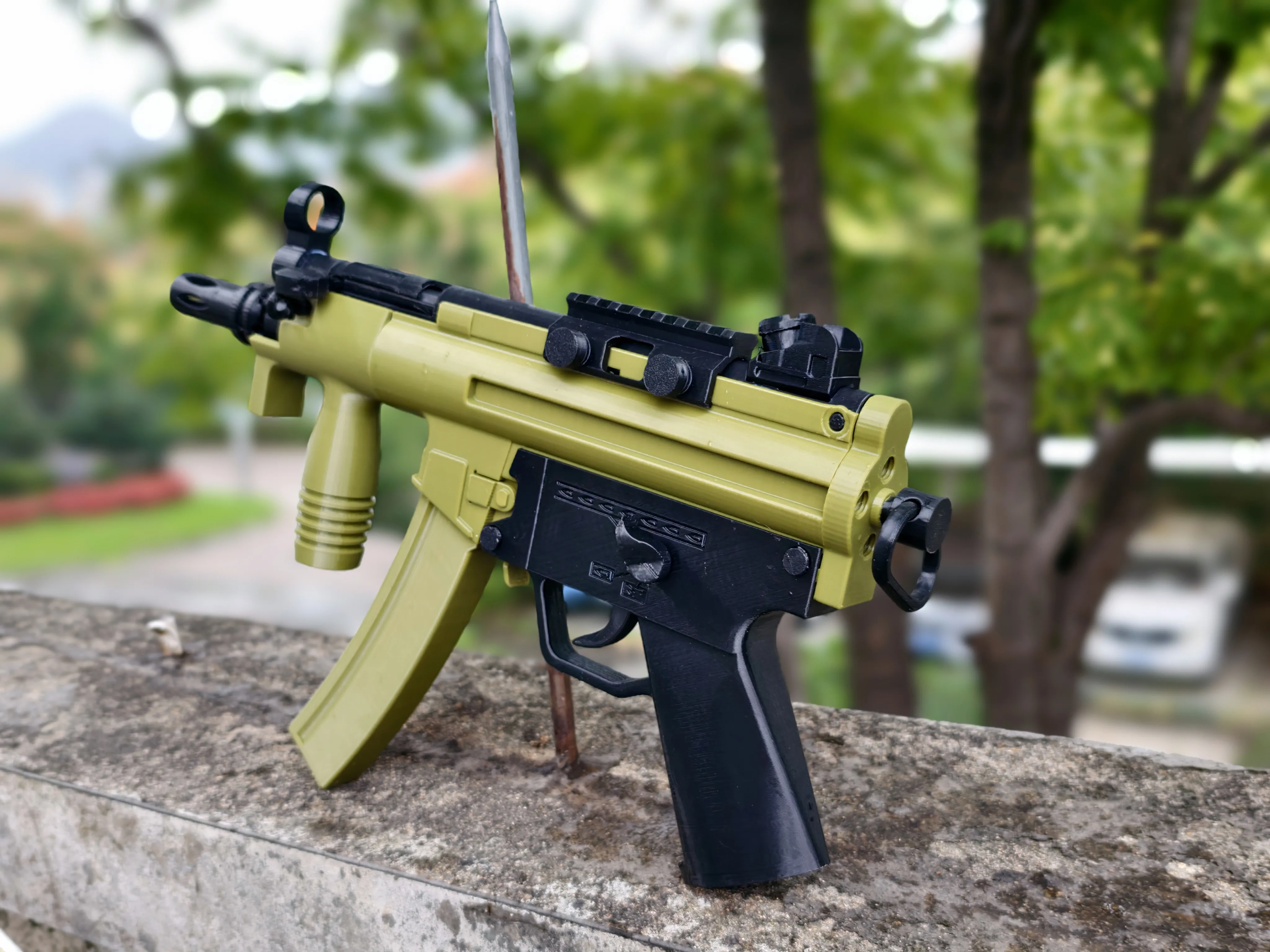 HK MP5K冲锋枪玩具（提供源文件） - 免费 3D 打印模型 - MakerWorld