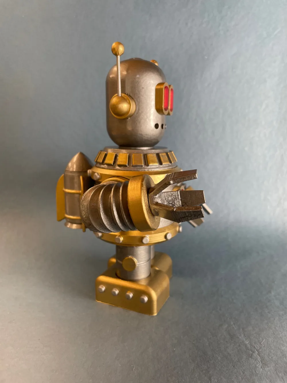 Re:BOT Retro Robot by Larz21 - MakerWorld