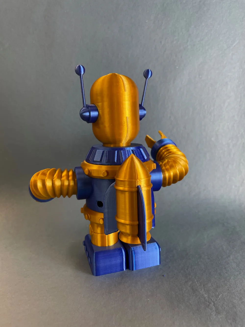 Re:BOT Retro Robot by Larz21 - MakerWorld