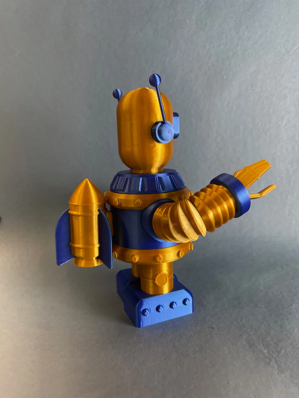 Re:BOT Retro Robot by Larz21 - MakerWorld