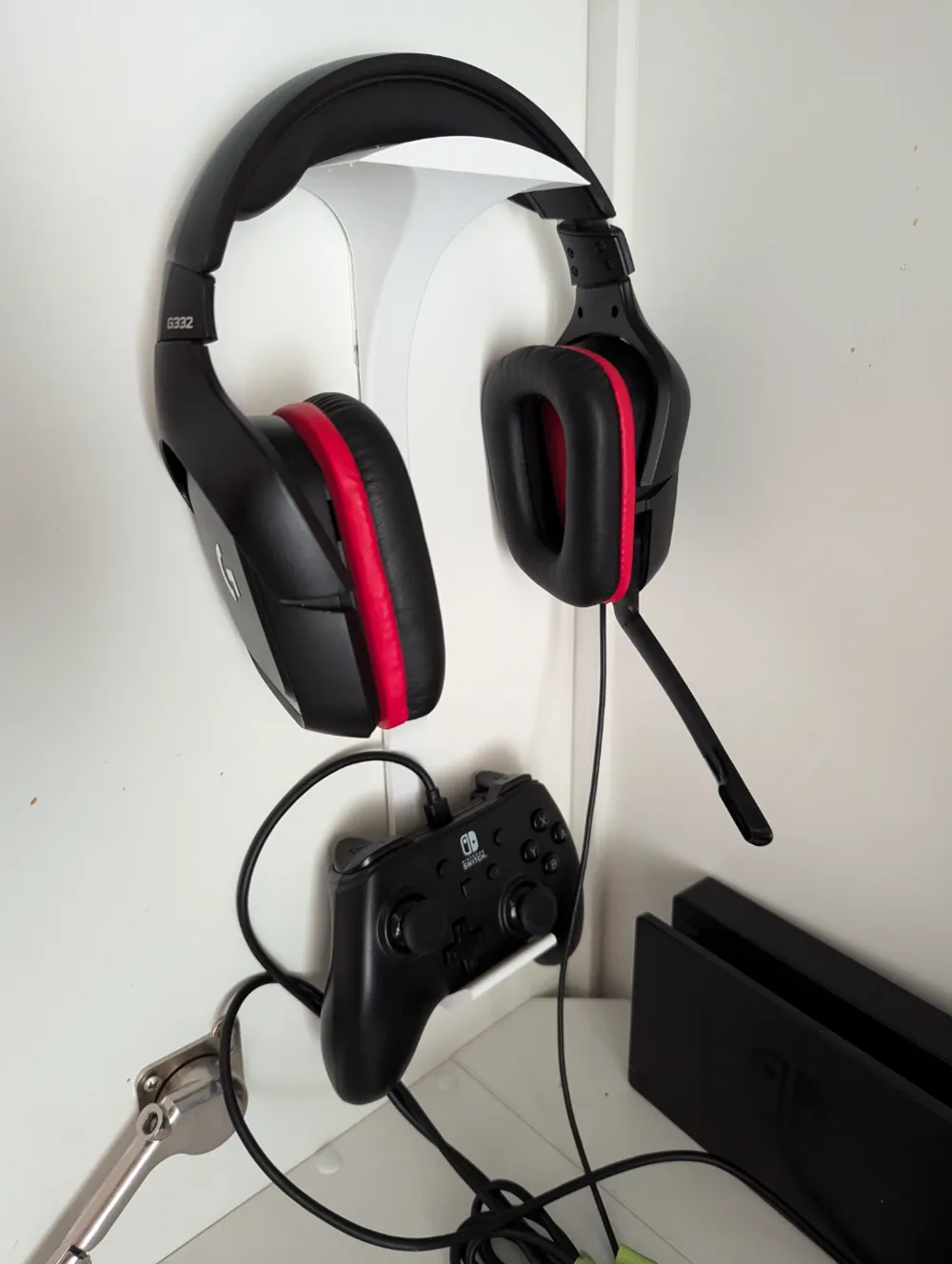 HeadPhone & Joystick holder by MarcoF - MakerWorld