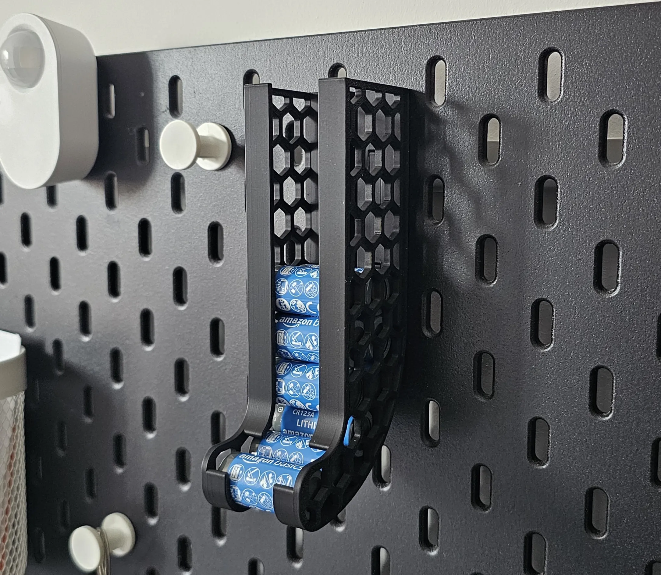 Ikea Skadis AA/AAA battery holder - Free 3D Print Model - MakerWorld