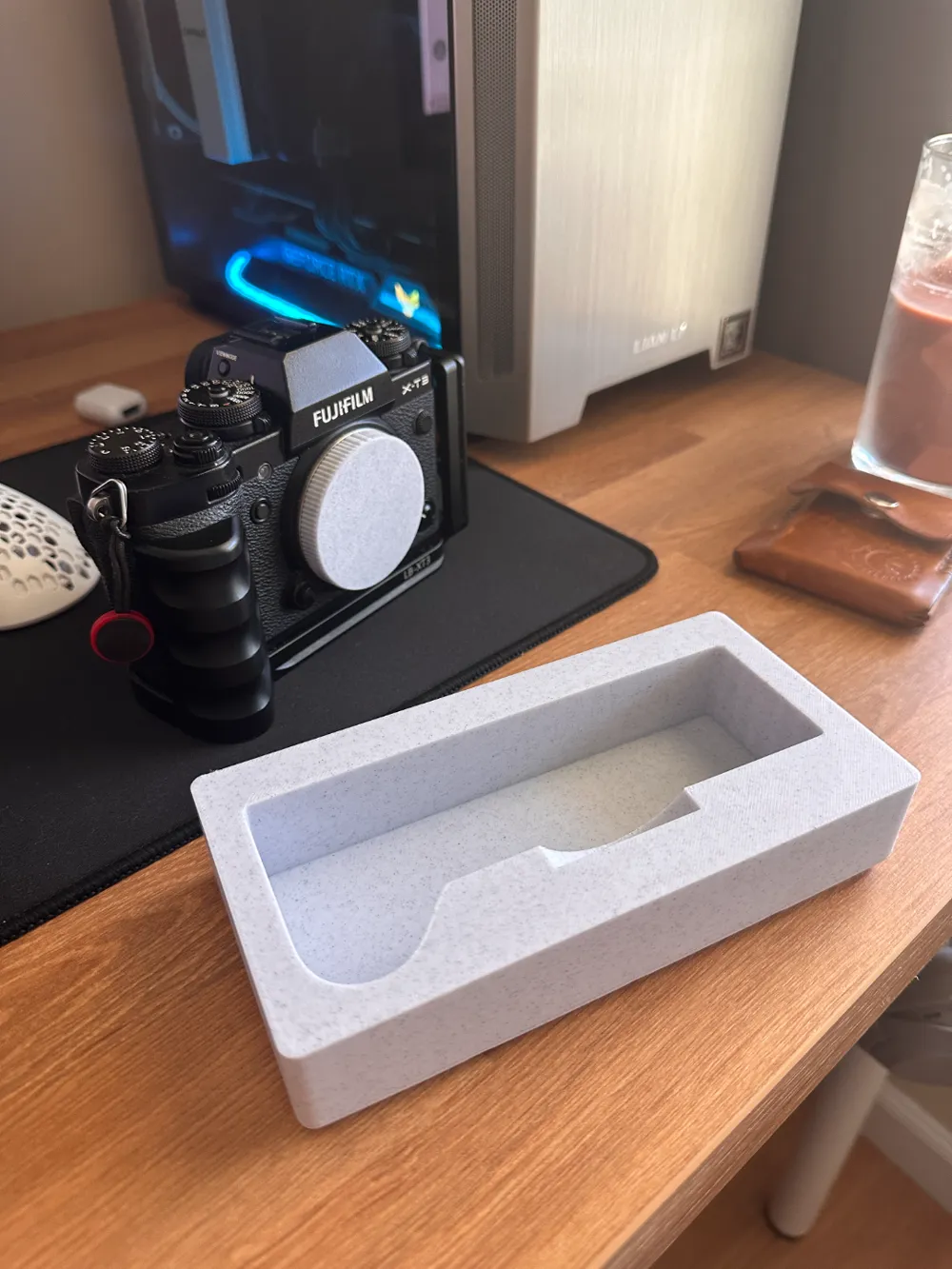 Fujifilm X-T3 with L-Braket Hand Grip Gridfinity by 43Connor - MakerWorld