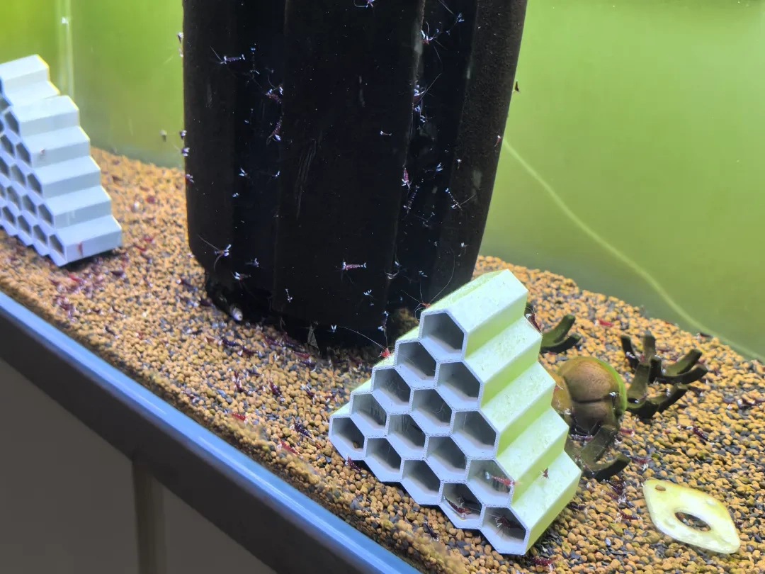 Hexagonal Fish Tank Shelter by 不可方物 MakerWorld: Download Free 3D Models