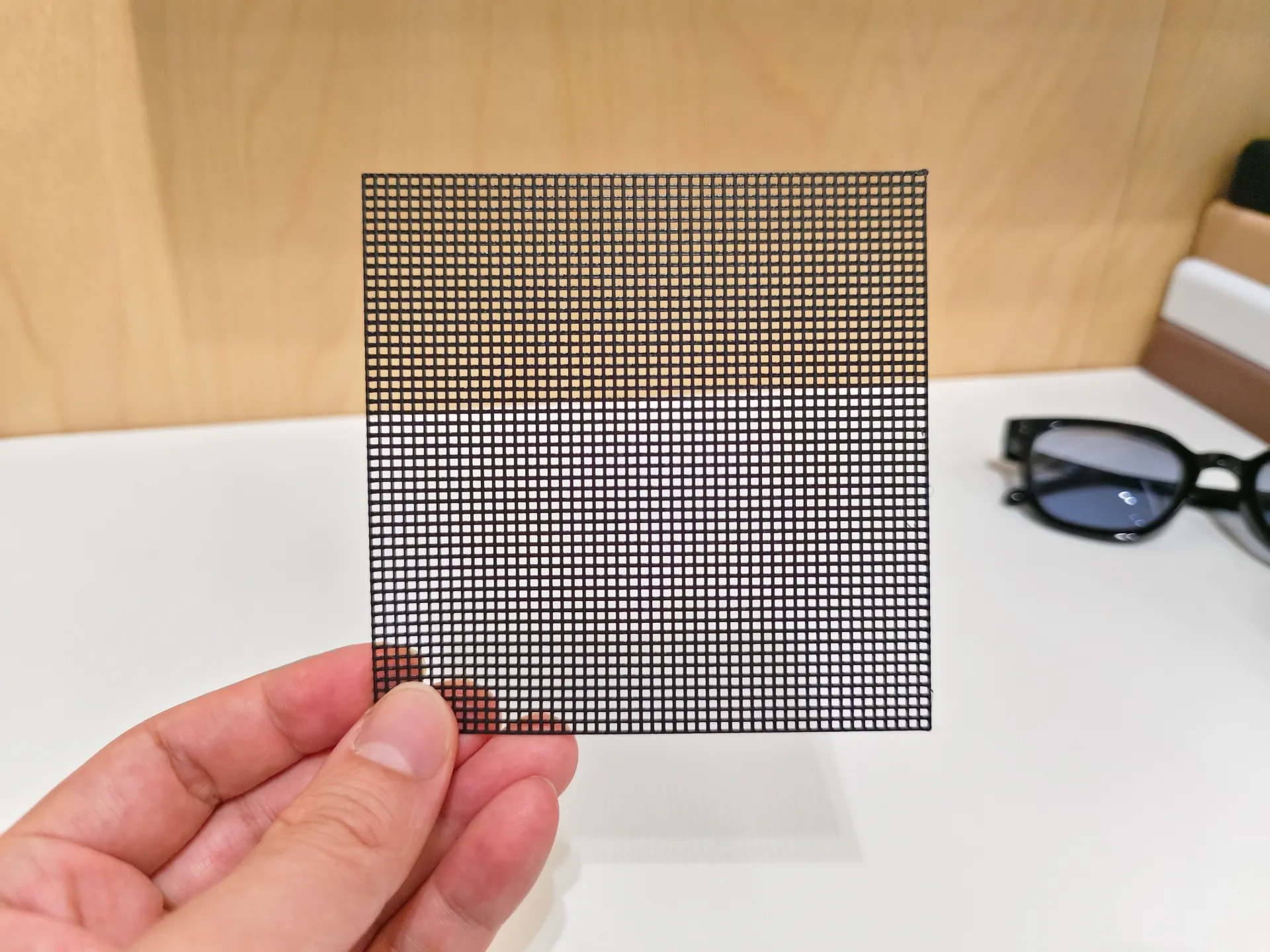 A mesh, combined with a ventilation filter grid by GIAN MakerWorld ...