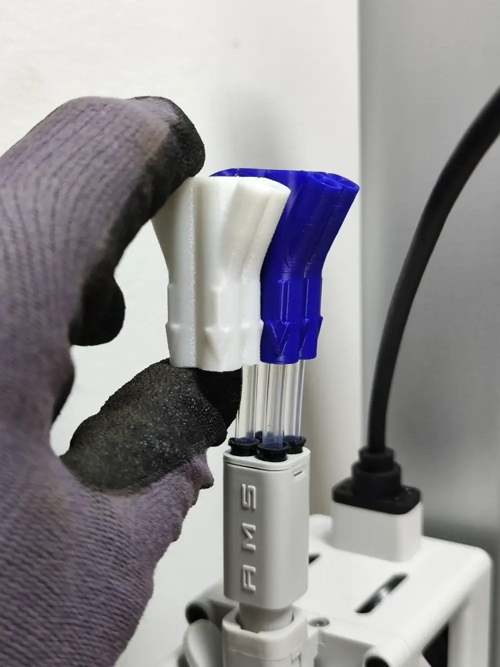 4-way 8-channel Y-shaped splitter with 8-in 4-out multicolor switching ...