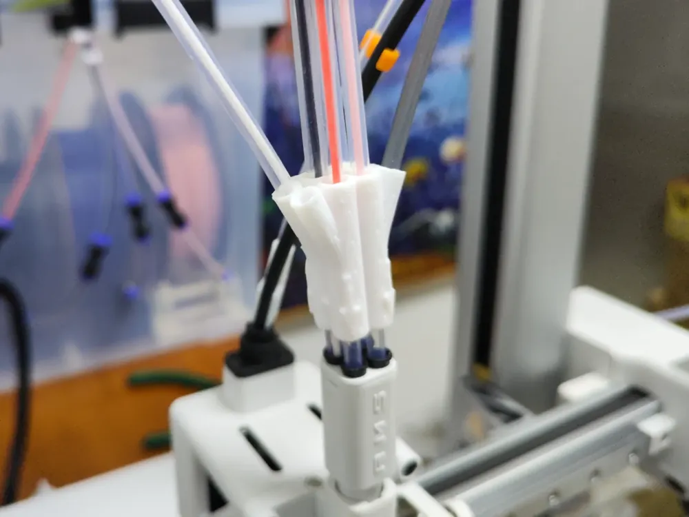 4-way 8-channel Y-shaped splitter with 8-in 4-out multicolor switching ...