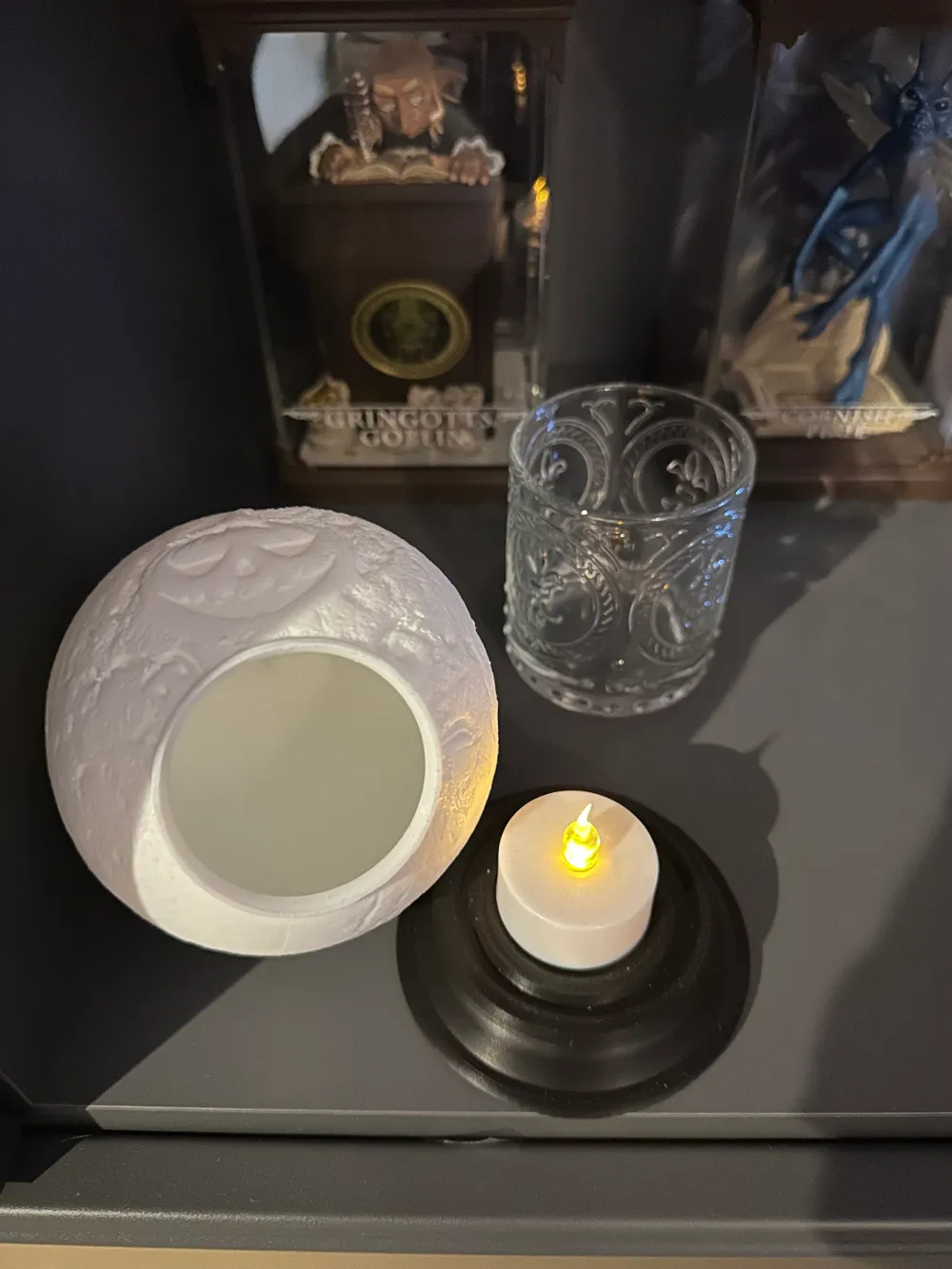 Lithophane Sphere 100mm & Base by OfficerSnickers - MakerWorld