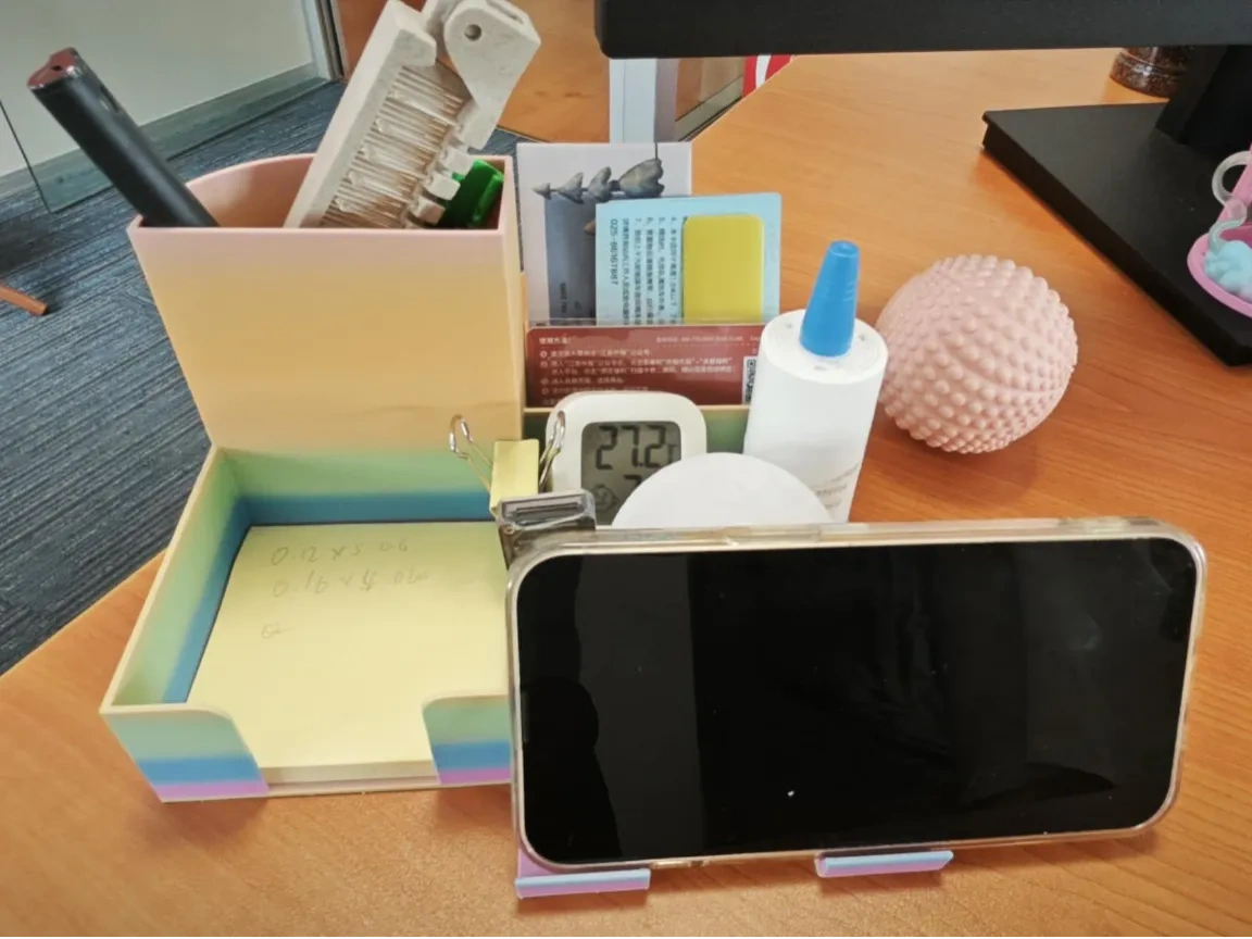 A desktop organizer designed for teachers by Neuro frog - MakerWorld