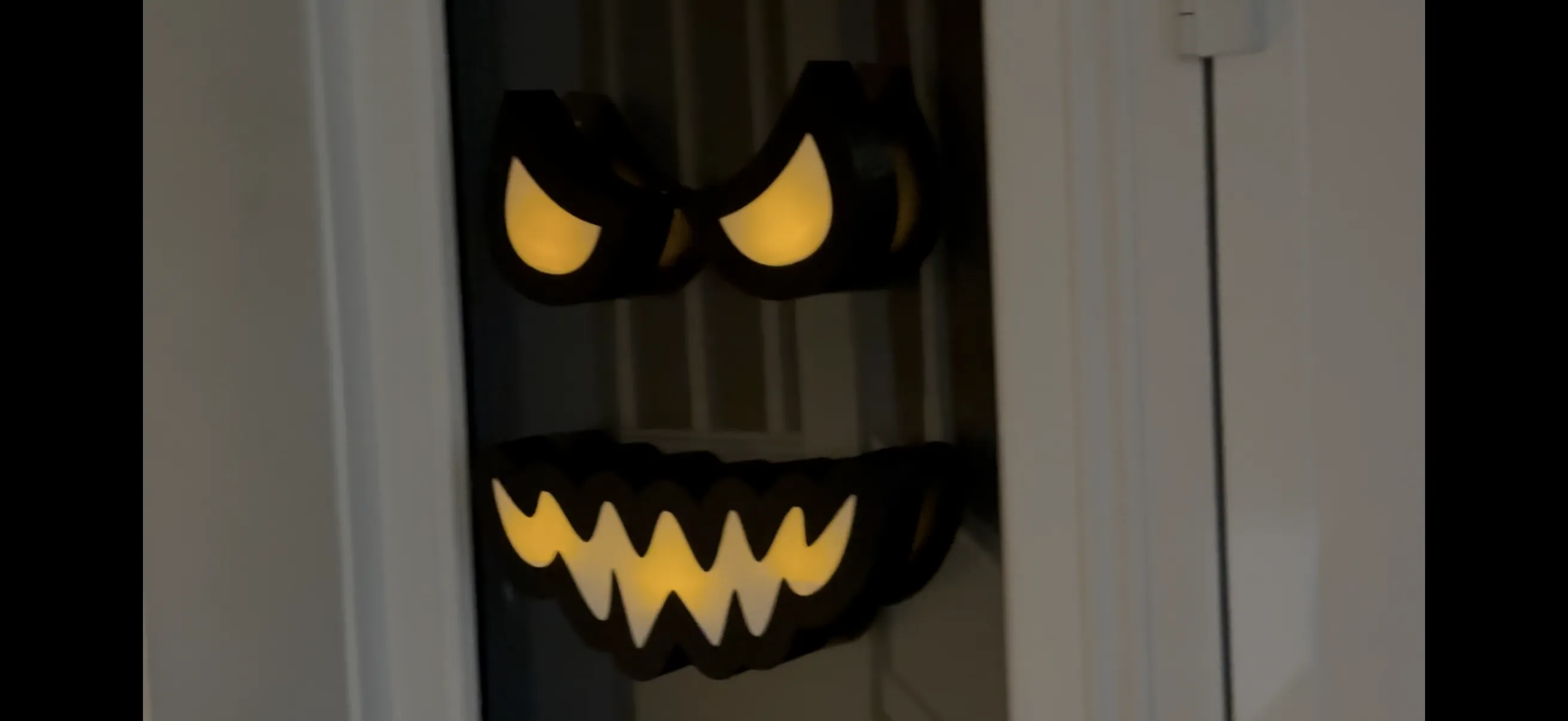 Scary Face for windows or trees (Tea Light Lit) by Trusted Developments ...