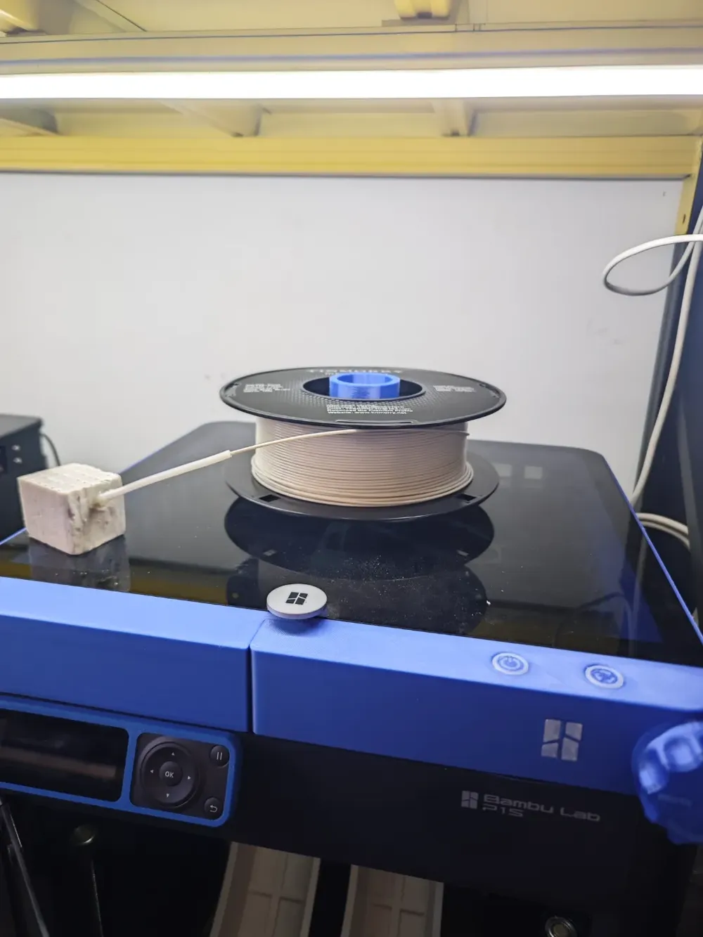 Simple printer top filament holder (filament placed horizontally) by ...