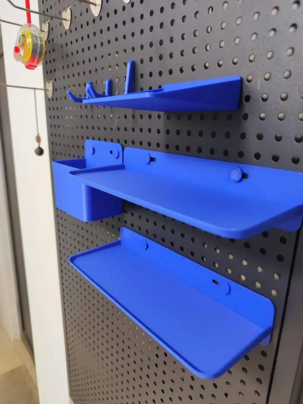 Round pegboard shelf, hooks, hanging bucket by 陌上开菊花 MakerWorld: Download Free 3D Models