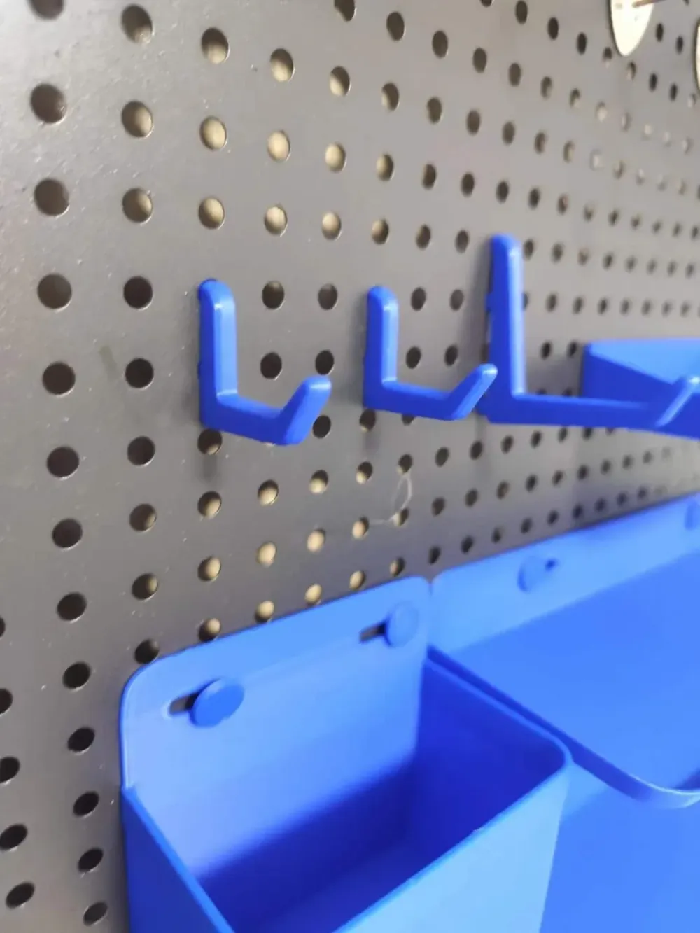 Round pegboard shelf, hooks, hanging bucket by 陌上开菊花 MakerWorld: Download Free 3D Models