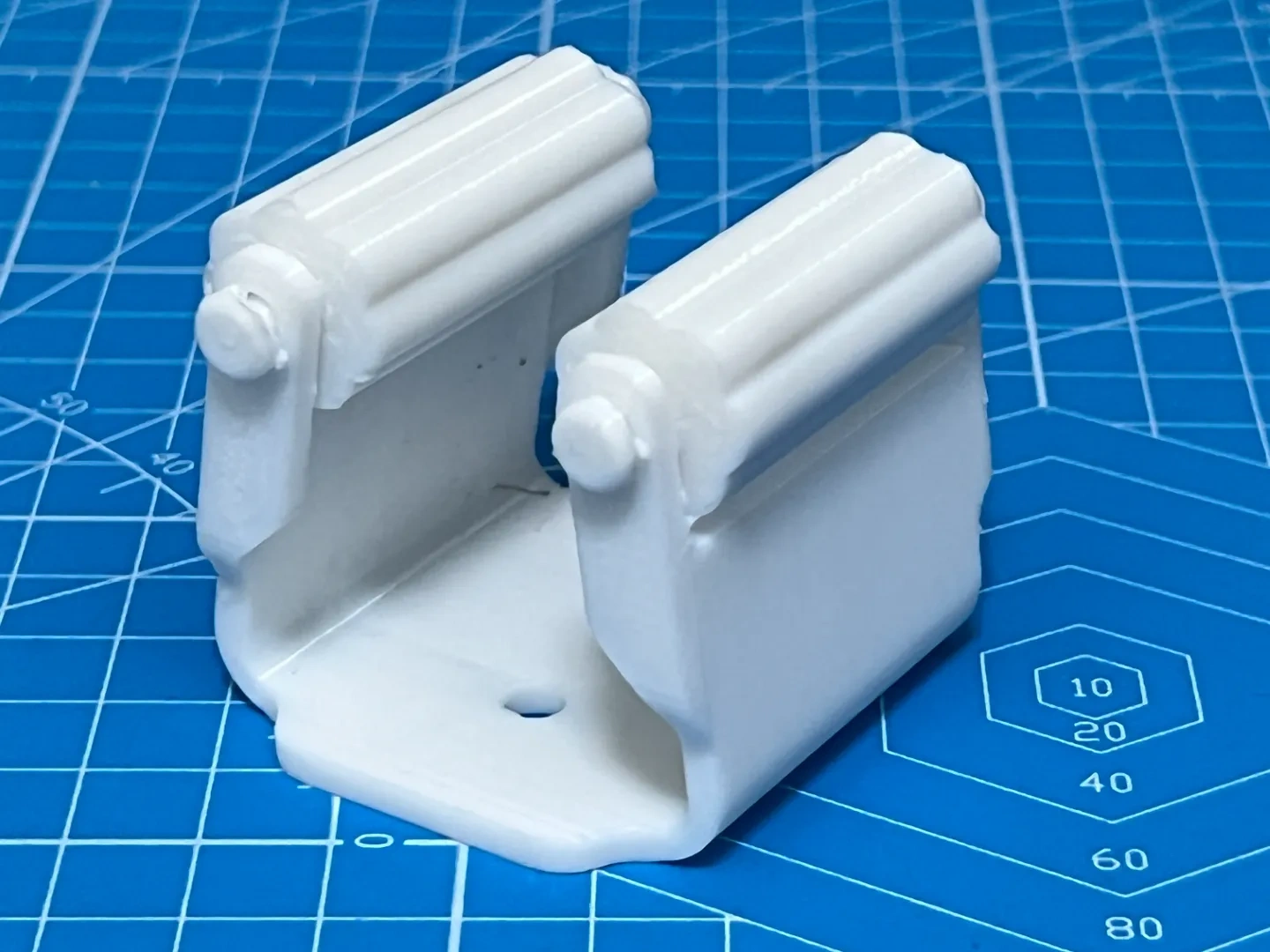 Broom and mop wall mount lock by 浩瀚星辰 - MakerWorld