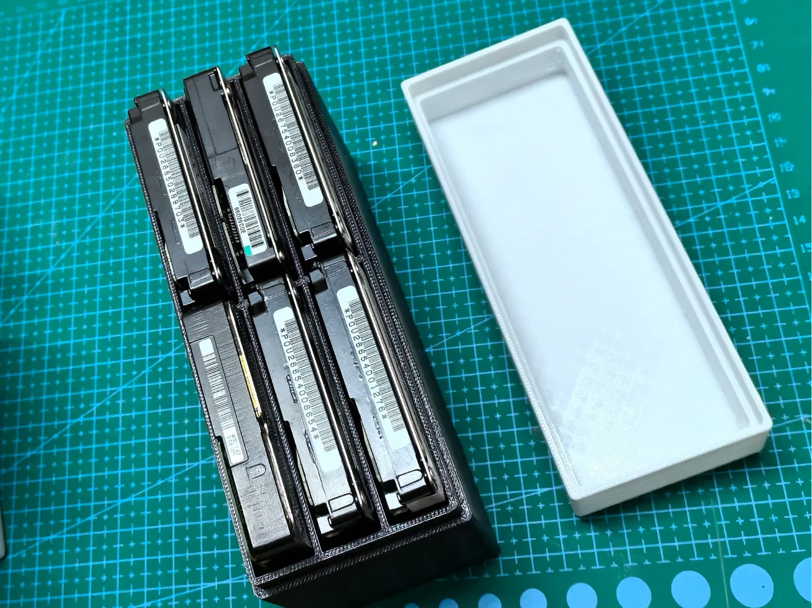 2.5-inch Hard Drive Storage Box 2x3 Slots by loaf - MakerWorld