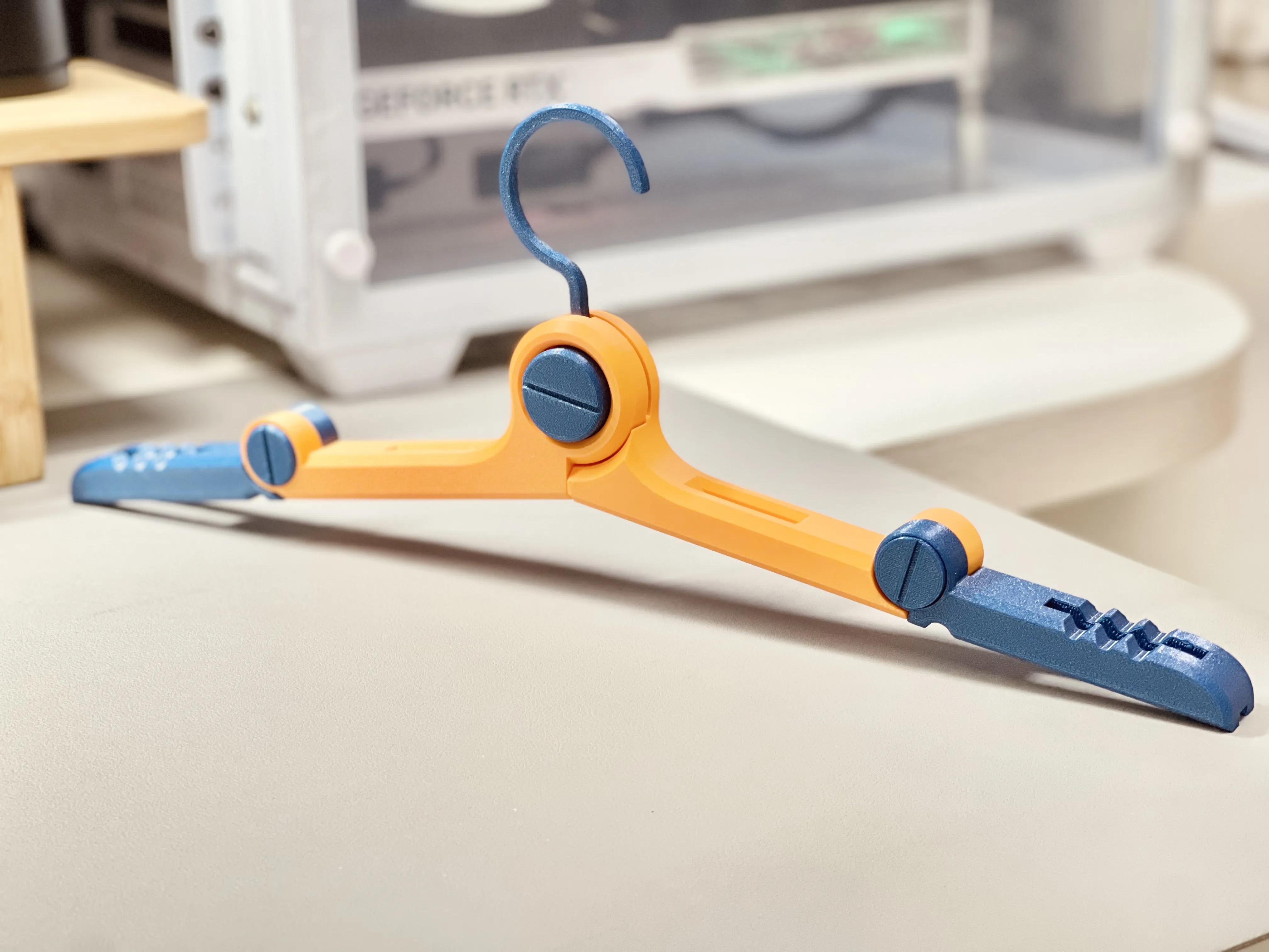 Travel folding clothes hanger - Free 3D Print Model - MakerWorld