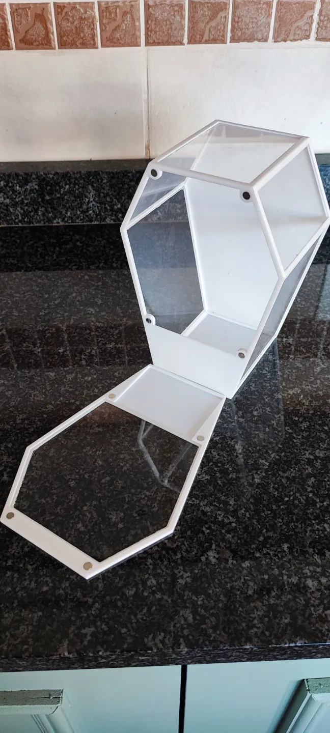 coffin enclosure for spiders by Steyn's Prints MakerWorld: Download ...