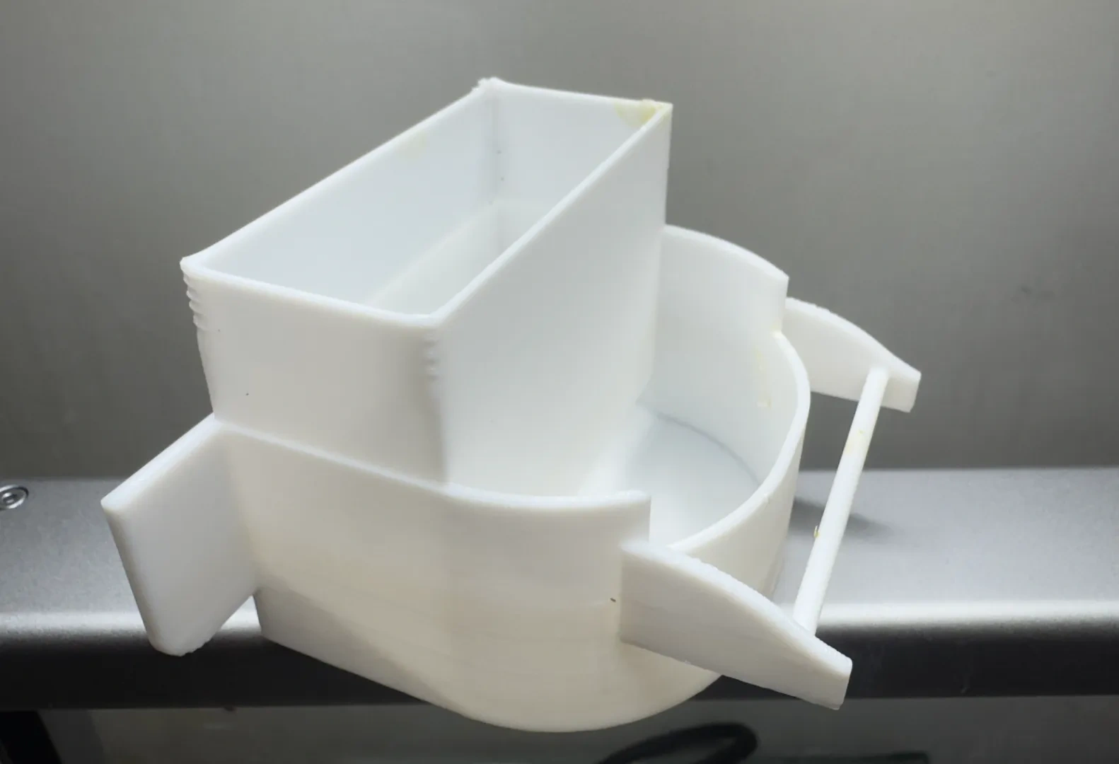 Large-capacity automatic bird feeder by gdx-3d - MakerWorld